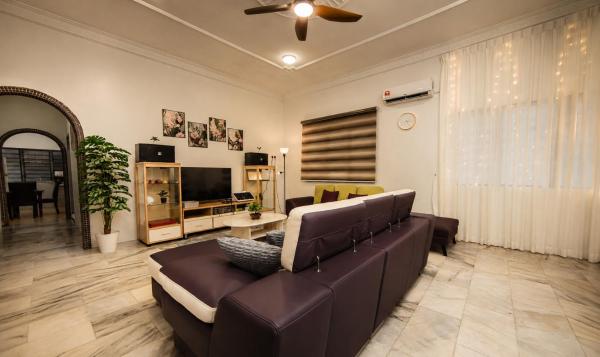 Batu Pahat Sri Jaya Villa 4br 18pax W Pool Table By Our Stay - Batu Pahat