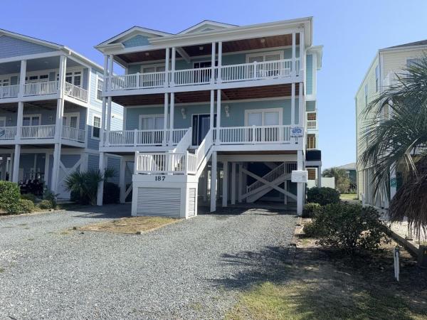 Holden' A Full House Home - Oak Island, NC