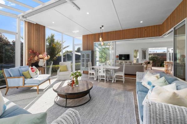 Metro Haven To Luxury On Lemon - New Plymouth