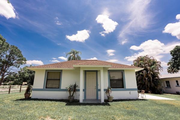 Little Cottage On A Field - Lehigh Acres, FL
