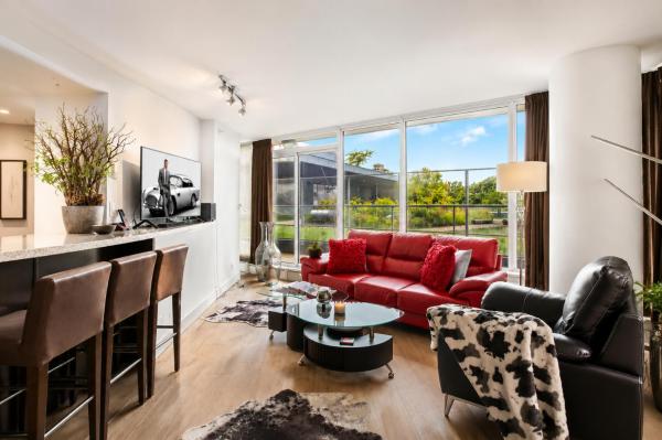 Modern 2br Luxury Apartment - Amazing Location, Steps To Everything! - Vancouver