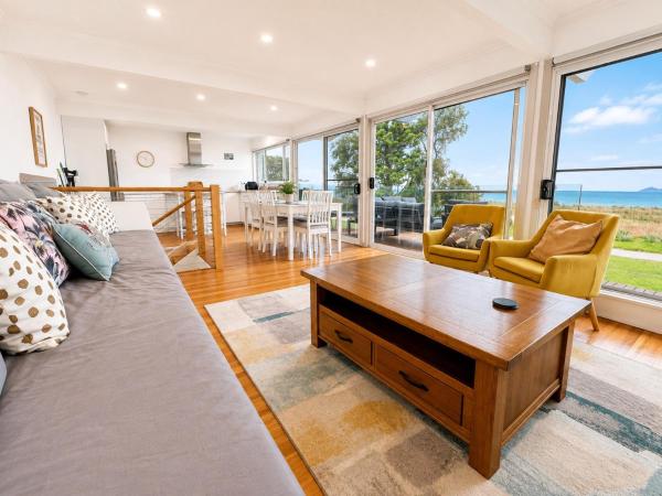 Coastal 3-bed Haven With Panoramic Views - Portarlington