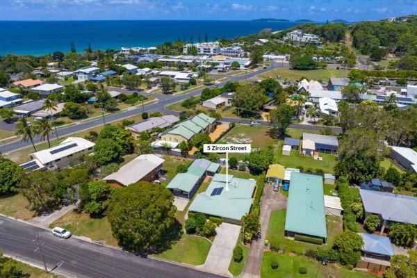 5 Zircon Street - Rainbow Beach. Wifi. Aircon. - Rainbow Beach