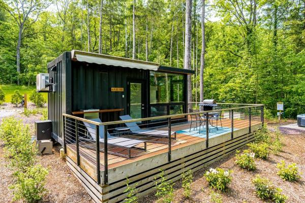 Modern Riverside Container Home With Hot Tub And Fire Pit In Rileyville, Va - Rileyville, VA