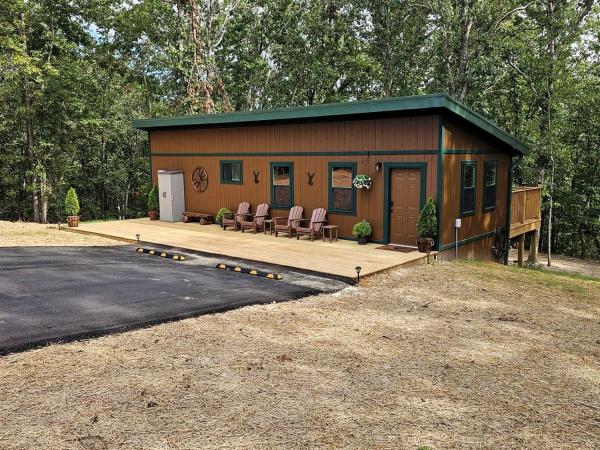 Rustic Cabin With Private Hot Tub & Fire Table In Murray, Kentucky - Kentucky Lake