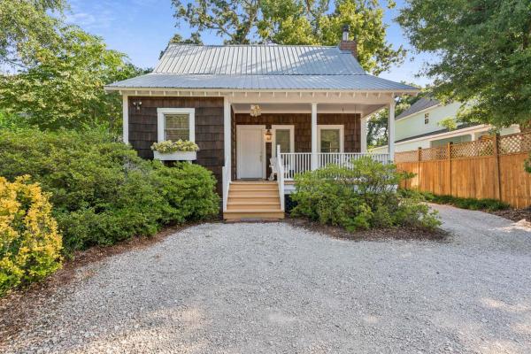 Little Gingerbread Cabin - 110 Jordan Lane - St Simons Island, GA, US