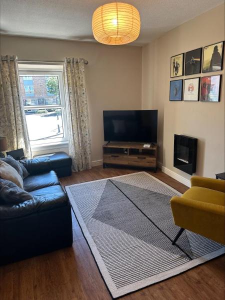Heart Of Hawick, Spacious 2-bed Apartment, 2 Double Bedrooms, Contractors Welcome - Hawick