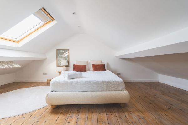 Stylish And Modern 2 Bed Sleeps 6 People Within 2 Min From Central Line Tube And Close To Abba Arena - Greenwich