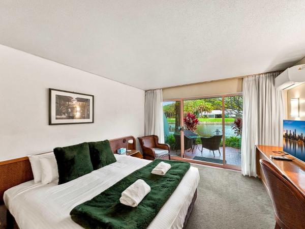 Pacific Bay Studio - Lake Views Steps To Beach - Coffs Harbour