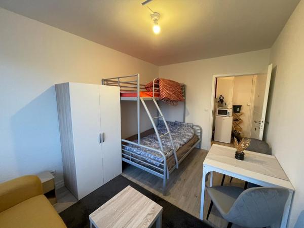 Frei Zimmer Chambre Libre - Metz