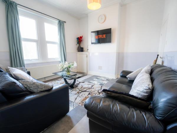 5 Bedrooms - 2 Bathrooms - Free Parking - Long Term Stays - By Rockman Residences - Bristol
