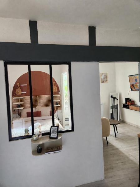 Cozy Studio With Sleeping Area-cool Comfort - Dijon
