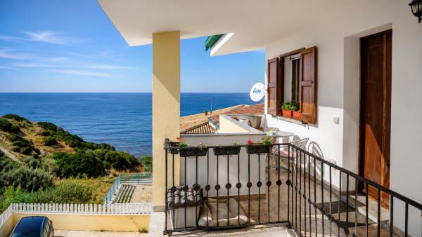 Casa Caterina - Spacious Sea-view Apartment - Valledoria