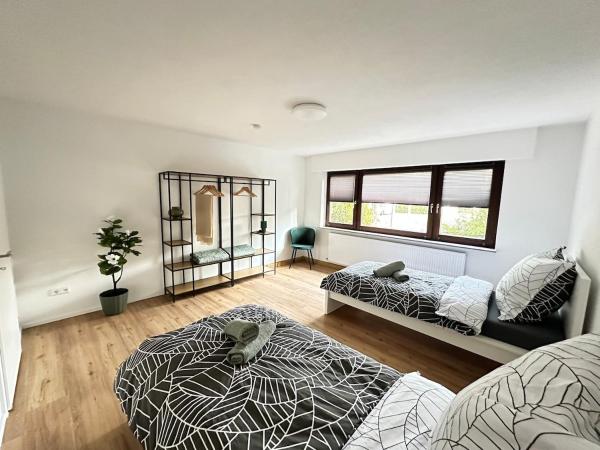 Neu Renoviertes Businesshaus Für Teams I 7 Sz I 11 Betten I 2 Bäder I Kostenlose Parkplätze - Sindelfingen