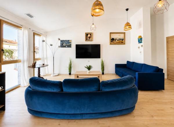 Stunning Modern Villa For Up To 30 People - Saint-Alban, France
