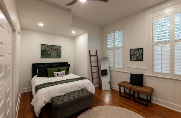 Centrally Located 1-bed, 1bath Downtown Studio Apt - 哥倫比亞