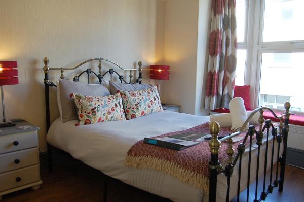 Saint Cadfans Lodge - Wales