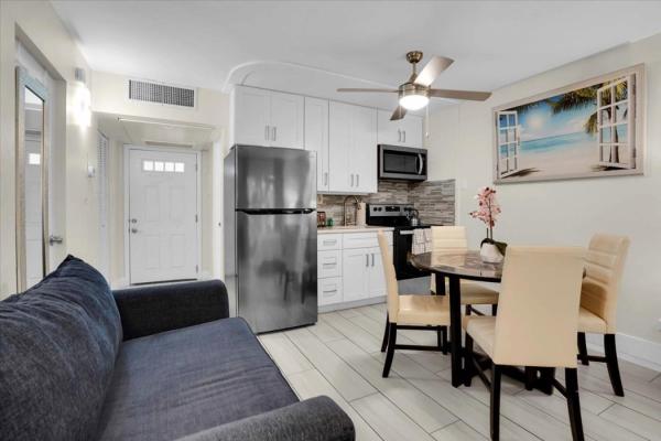 Beach Front One Bedroom Condo Paradise. Ground Floor. - Longboat Key, FL