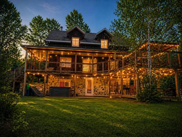 Lake Views, Hot Tub, Fireplace And Pool Table - Rawdon