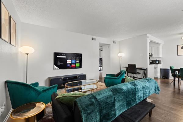 Chic And Cozy Zilker Park 2br - Walkable & Stylish - Sunset Valley, TX