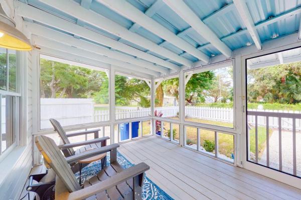 Riverfront Dog Friendly Cottages With Kayaks Dock Patio Grill & Water Views - Bonita Springs, FL