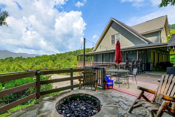 Hot Tub & Mtn Views: Beautiful Bryson City Home