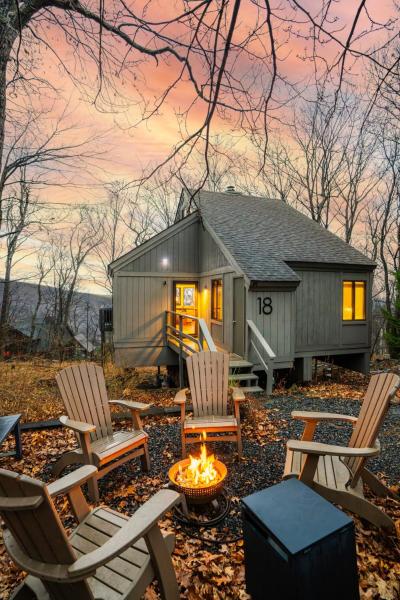 Walk To Ski Slopes And Hot Tub - Wintergreen, VA
