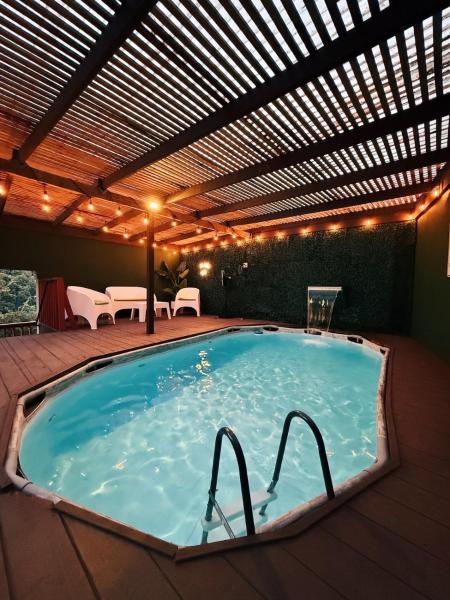 Mountain Retreat Pool Hot Tub Sleeps 14 Private - Juana Díaz