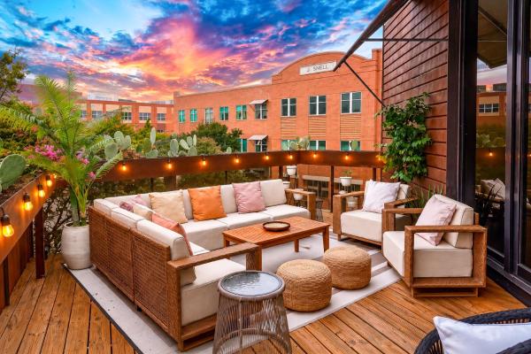 2br Designer Condo On Trendy East 11th St, Downtown Austin - Austin, TX