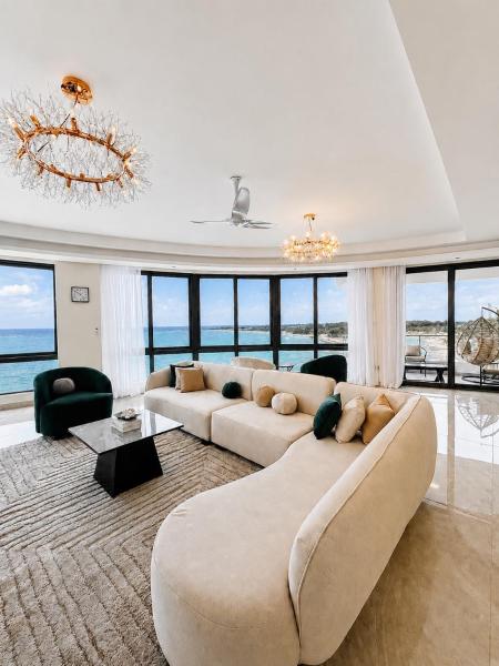 Luxury Panoramic Beachfront Escape- Pool, Gym, Steam Room - Mombasa