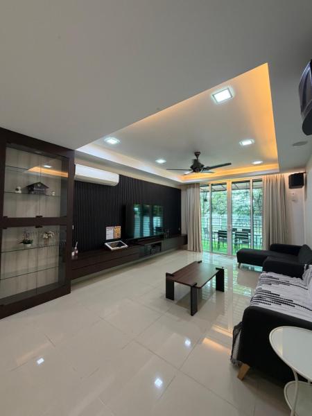 Lake-view House With Natural Vibes - Subang Jaya