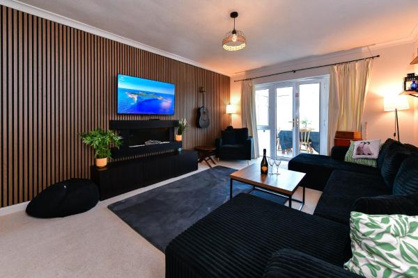 Stylish 3-bed Detached Home Garden Parking - Pass The Keys - Cardiff
