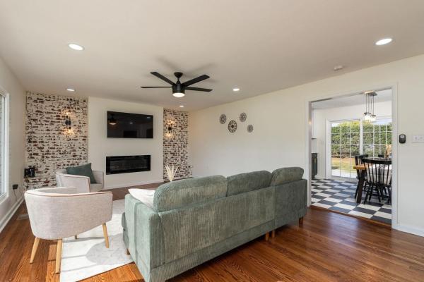 *New* Dragster Dream House: 3bd/2ba + Game Room - Boone Lake, TN