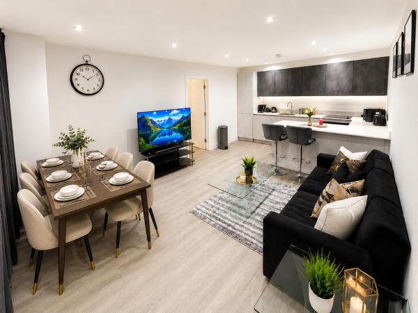 North West London 3-bed Flat Sleeps 7 With Garden - Watford