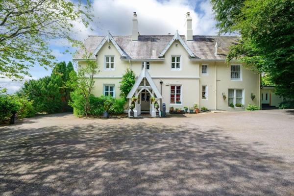 Robin Hill House Heritage B&b - 