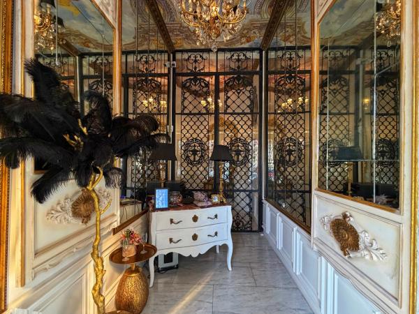 Chateau D'amour Luxury Boutique - Bucharest