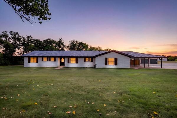 New Remodeled 4 Bed Sleeps 10 Near Tarleton - Stephenville, TX