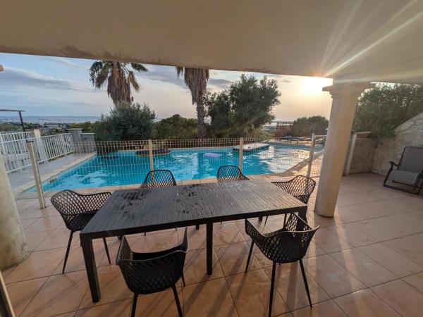 Villa Avec Piscine Vue Panoramique Sur L Etang - Rognac