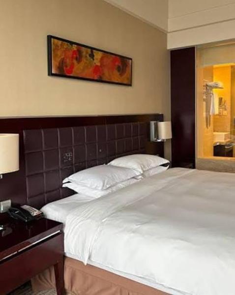 Blue Eyes Hotel And Restaurant - Phnom Penh