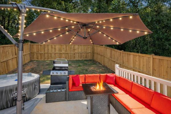 Modern 4br Home Hot Tub • Game Room • Fenced - Belmont, NC