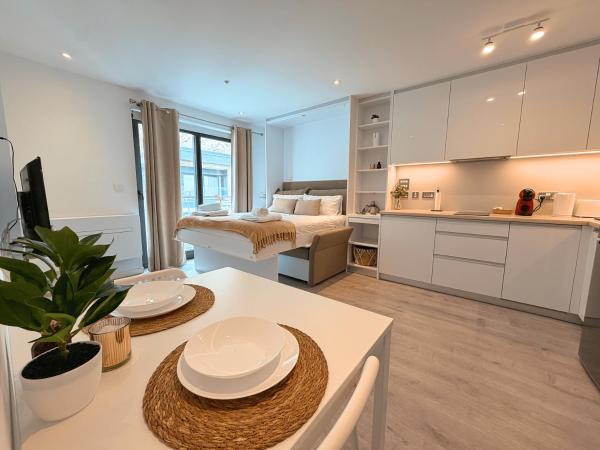 Luxury Penthouse Studio At The Hub With Rock Views - Gibraltar