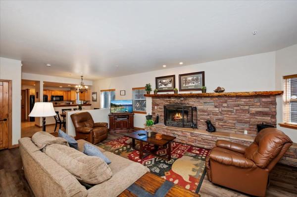 Summit's Edge Lodge Near Snow Summit - Big Bear Lake, CA