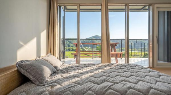 Gyeongju Starlight Pension - Gyeongju-si