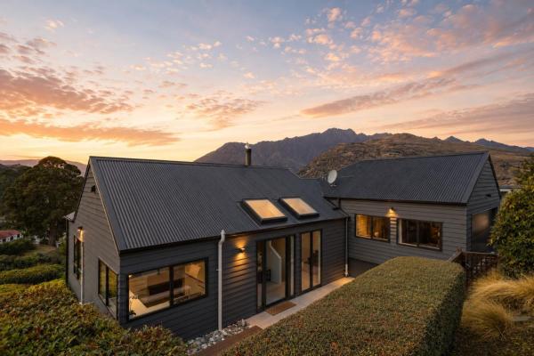 The Gold Rise - Sleeps 8 - Garden - Lake Views - Queenstown