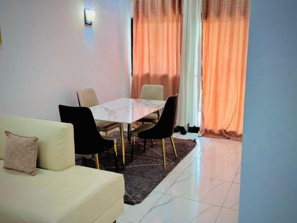 01 Chambre Salon Meublé - Pointe-Noire