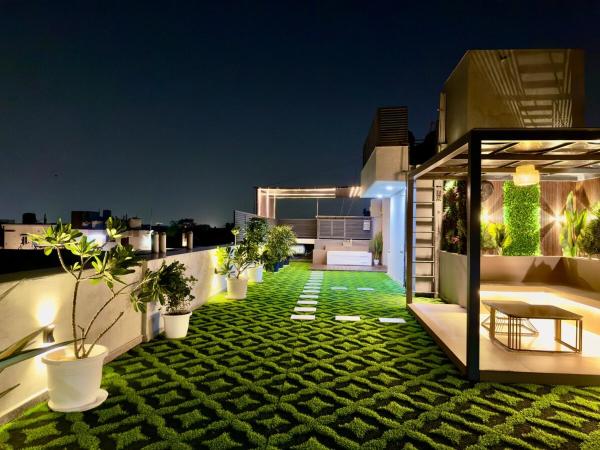 3br Penthouse Jacuzzi, Terrace Gazebo And Parking - New Delhi