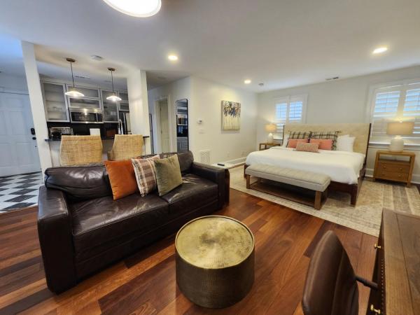 Hamilton Carriage B - Centrally Located, Courtyard - Savannah, GA