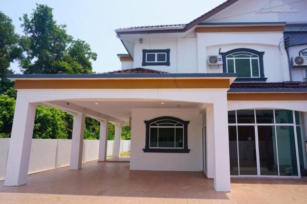 Luak Homestay 12 Guests Near Airport & Beach Spacious 4br Family Retreat - Miri