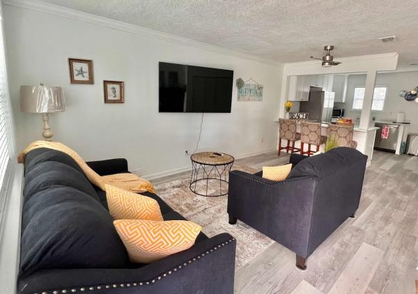 Be A Nomad - Cozy 2br Home Steps From The Beach - Atlantic Beach, FL