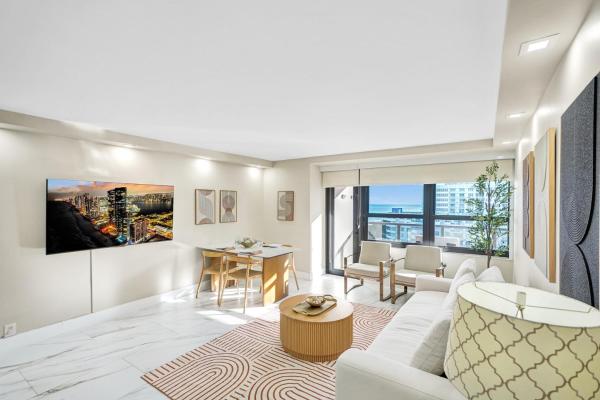 Luxury Oceanview Beachfront Condo Grand Balcony 1403 - Miami Beach, FL